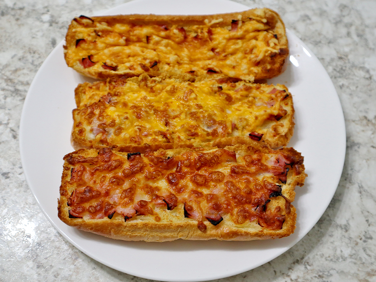 Cheesy Meat Garlic Bread (Air Fryer Recipe) - The Cooking Pinay